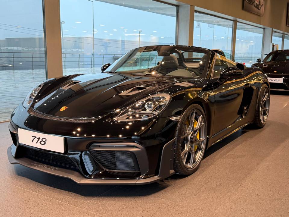 Compre um 718 Spyder RS de re-estreio no Centro Porsche Braga