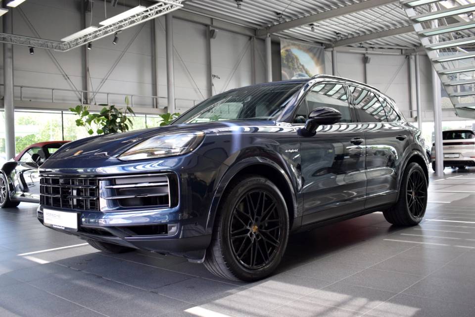 Kup używane Porsche Cayenne E-Hybrid (MY24) w Porsche Centrum Poznań
