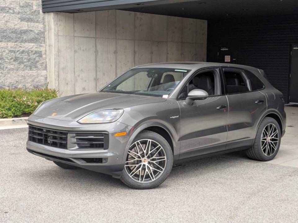 Buy new Porsche Cayenne E-Hybrid at Porsche Hunt Valley