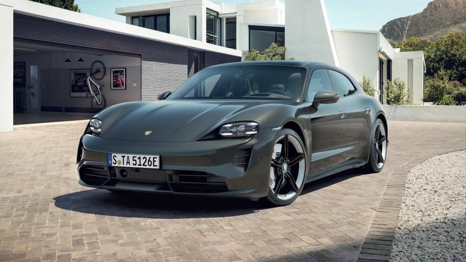 Pērc jaunu Porsche Taycan Turbo Sport Turismo pie Porsche Center Riga