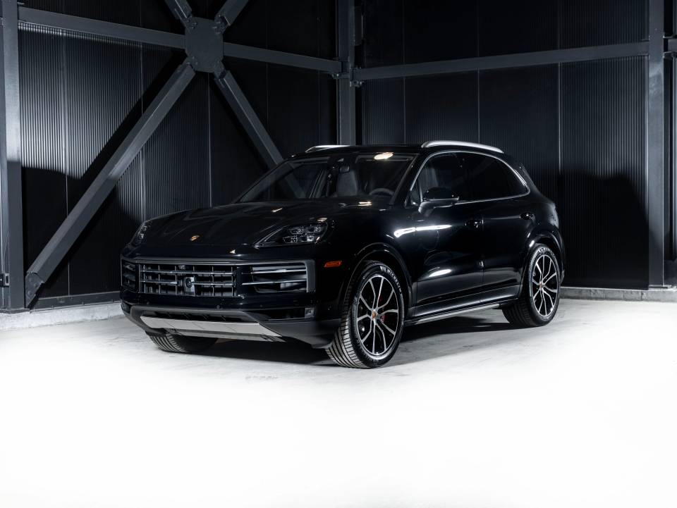 New Porsche Cayenne S for sale at Porsche Centre Québec