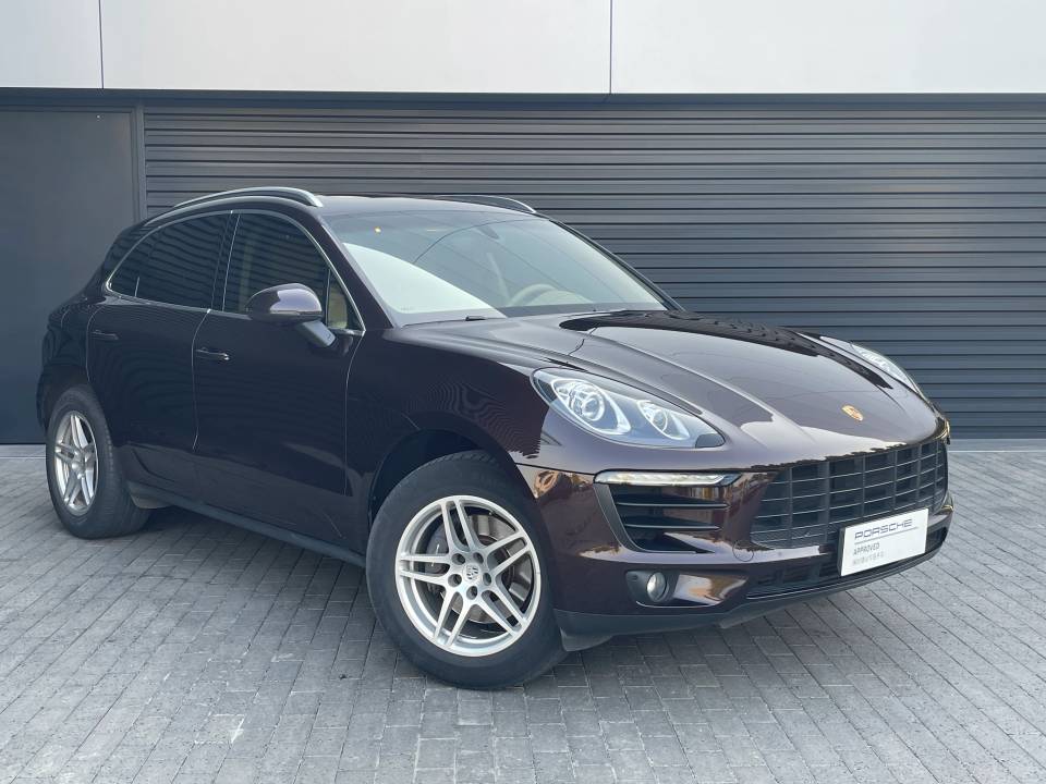 Buy used Porsche Macan at Porsche Centre Weifang