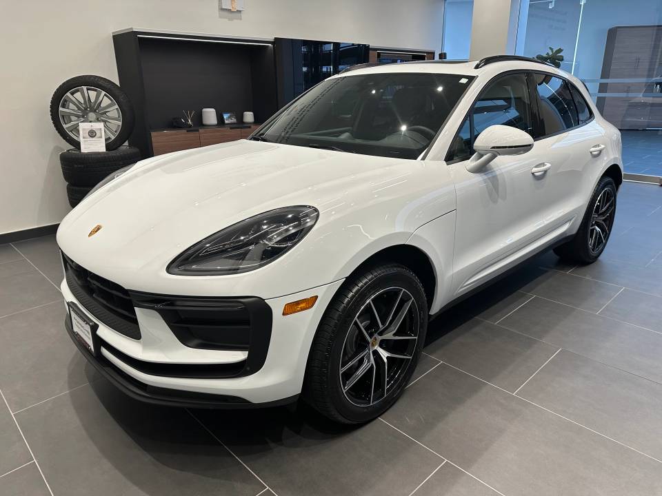 Achetez un Porsche Macan neufs ou dans votre Porsche Centre Richmond