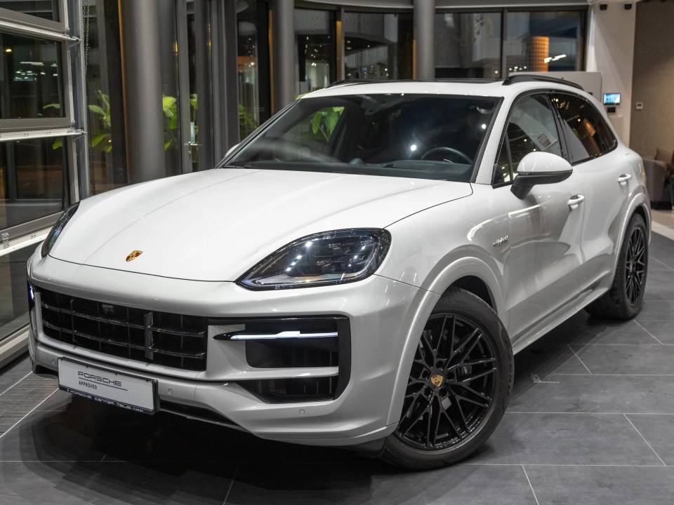 შეიძინეთ მეორადი Porsche Cayenne E-Hybrid (MY24) Porsche Center Tbilisi-ში
