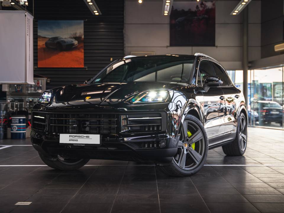 Buy used Porsche Cayenne PHEV at Porsche Center Belgrade