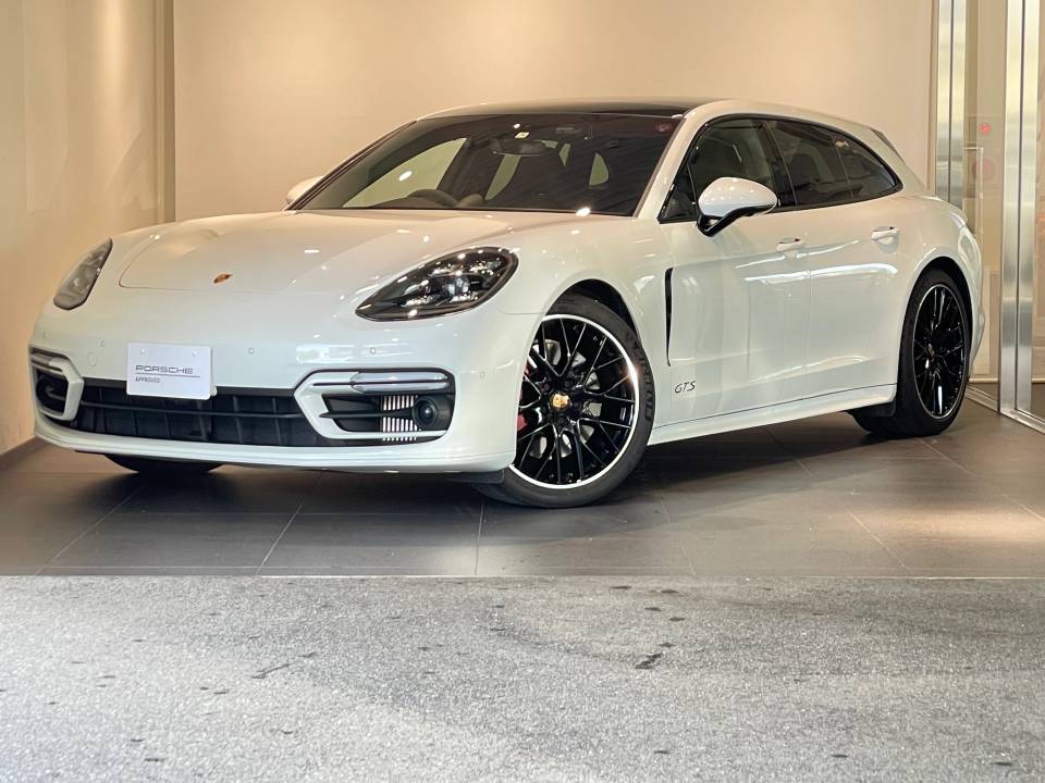 Porsche Panamera GTS Sport Turismo の中古車を PC北大阪 認定中古車センターで購入