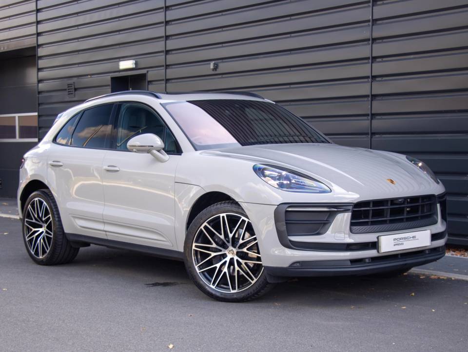 Used Porsche Macan (MY23) for sale at Porsche Centre Cambridge